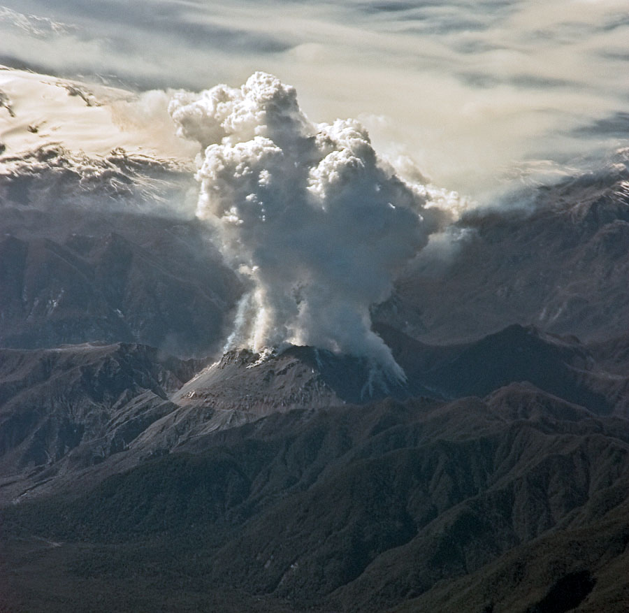 March 08 , 2019 . La Réunion : Piton de la Fournaise , Indonesia ...